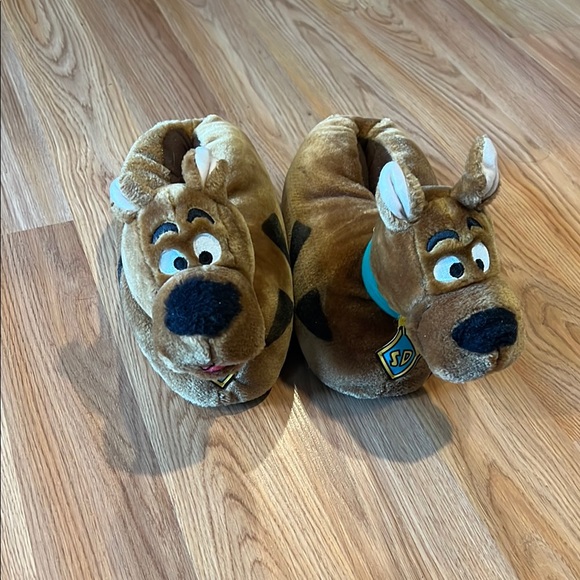 Cartoon Network | Shoes | Cartoon Network Scoobydoo Brown Plush ...